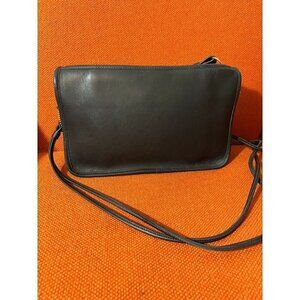 Coach | Bags | Vintage Coach Womens Basic Bag Black Leather Purse ...